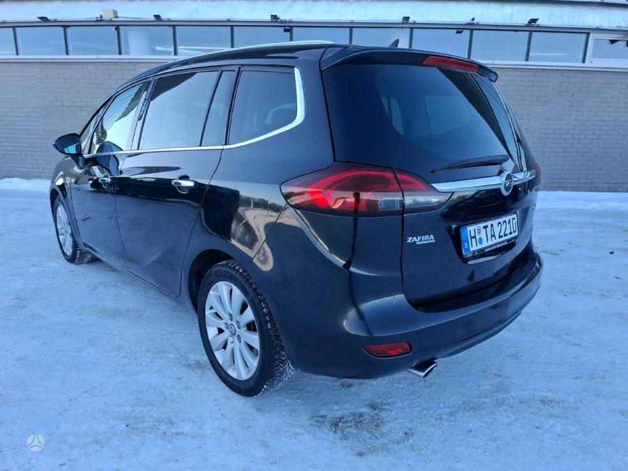 Melns Opel Zafira Tourer 2013 Kėdainiai, ar dzinēja tilpumu 1.96 L un nobraukumu 275 tūkst. km par 5350 €, foto 3 vietnē AUTOMOTO.COM.LV