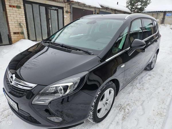 Черный Опель Zafira Tourer 2013 в Каунас, объемом двигателя 2.00 л и пробегом 160 тыс. км за 5600 €, фото 1 на AUTOMOTO.COM.LV