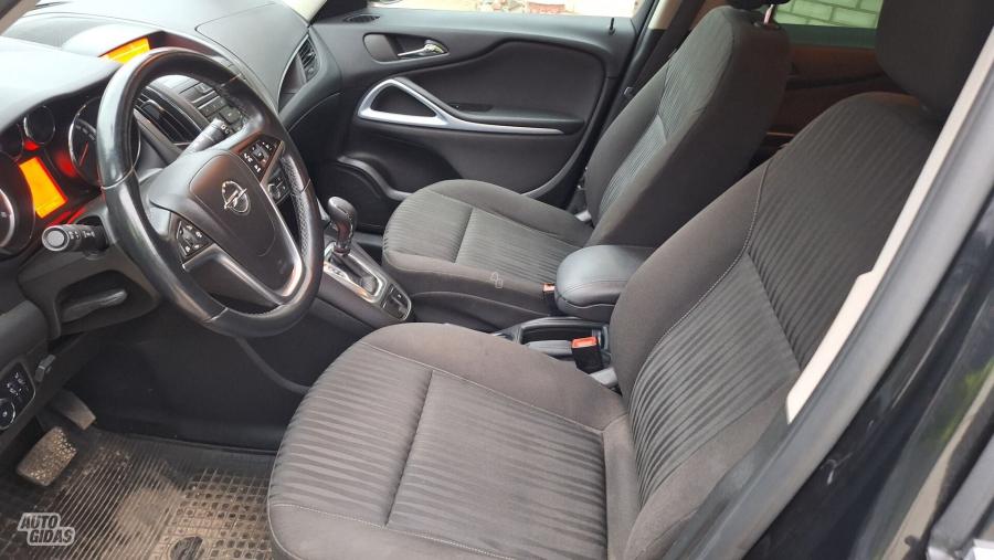 Черный Опель Zafira Tourer 2013 в Кельме, объемом двигателя 1.40 л и пробегом 123 тыс. км за 4800 €, фото 10 на AUTOMOTO.COM.LV