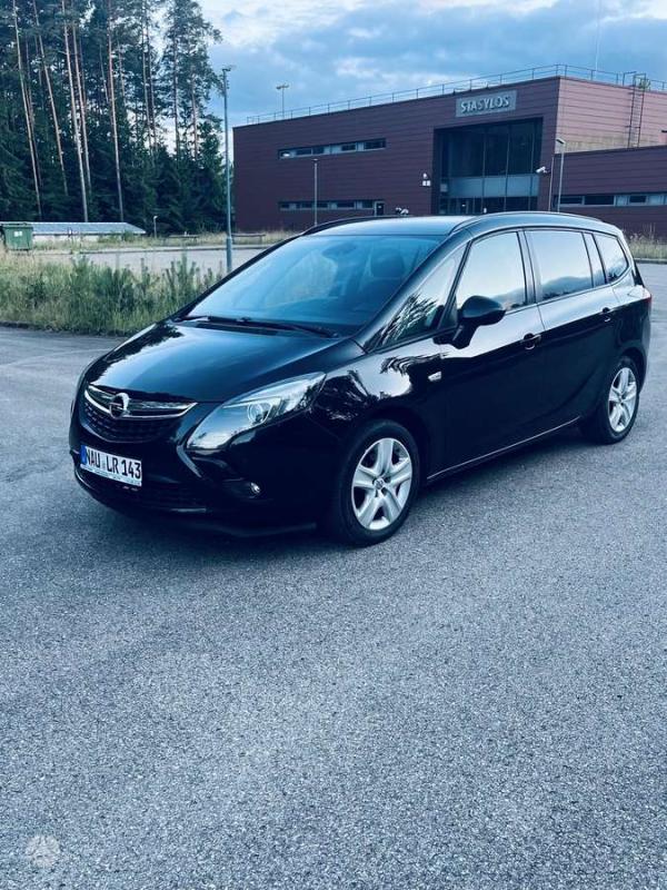 Black Opel Zafira Tourer 2013 in Vilnius, with an engine capacity of 1.96 L and mileage of 330 thousand km for 4700 €, photo 9 on AUTOMOTO.COM.LV