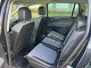 Black Opel Zafira Tourer 2013 in Siauliai, with an engine capacity of 1.96 L and mileage of 261 thousand km for 3750 €, photo 10 on AUTOMOTO.COM.LV