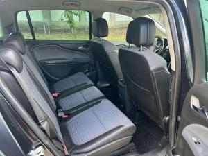 Black Opel Zafira Tourer 2013 in Siauliai, with an engine capacity of 1.96 L and mileage of 261 thousand km for 3750 €, photo 12 on AUTOMOTO.COM.LV