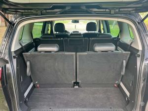 Black Opel Zafira Tourer 2013 in Siauliai, with an engine capacity of 1.96 L and mileage of 261 thousand km for 3750 €, photo 13 on AUTOMOTO.COM.LV