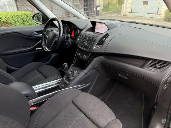 Melns Opel Zafira Tourer 2013 Tauragė, ar dzinēja tilpumu 1.96 L un nobraukumu 264 tūkst. km par 4900 €, foto 7 vietnē AUTOMOTO.COM.LV