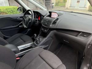 Черный Опель Zafira Tourer 2013 в Таураге, объемом двигателя 1.96 л и пробегом 264 тыс. км за 4900 €, фото 7 на AUTOMOTO.COM.LV