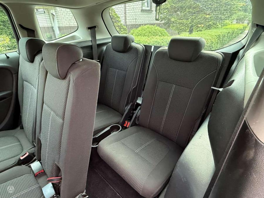 Черный Опель Zafira Tourer 2013 в Таураге, объемом двигателя 1.96 л и пробегом 264 тыс. км за 4900 €, фото 12 на AUTOMOTO.COM.LV