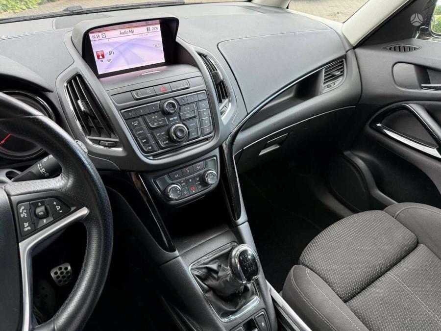 Черный Опель Zafira Tourer 2013 в Таураге, объемом двигателя 1.96 л и пробегом 264 тыс. км за 4900 €, фото 15 на AUTOMOTO.COM.LV