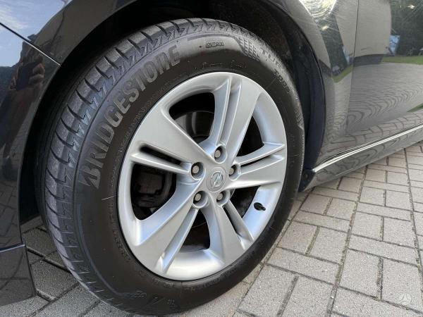 Black Opel Zafira Tourer 2013 in Taurage, with an engine capacity of 1.96 L and mileage of 264 thousand km for 5200 €, photo 7 on AUTOMOTO.COM.LV
