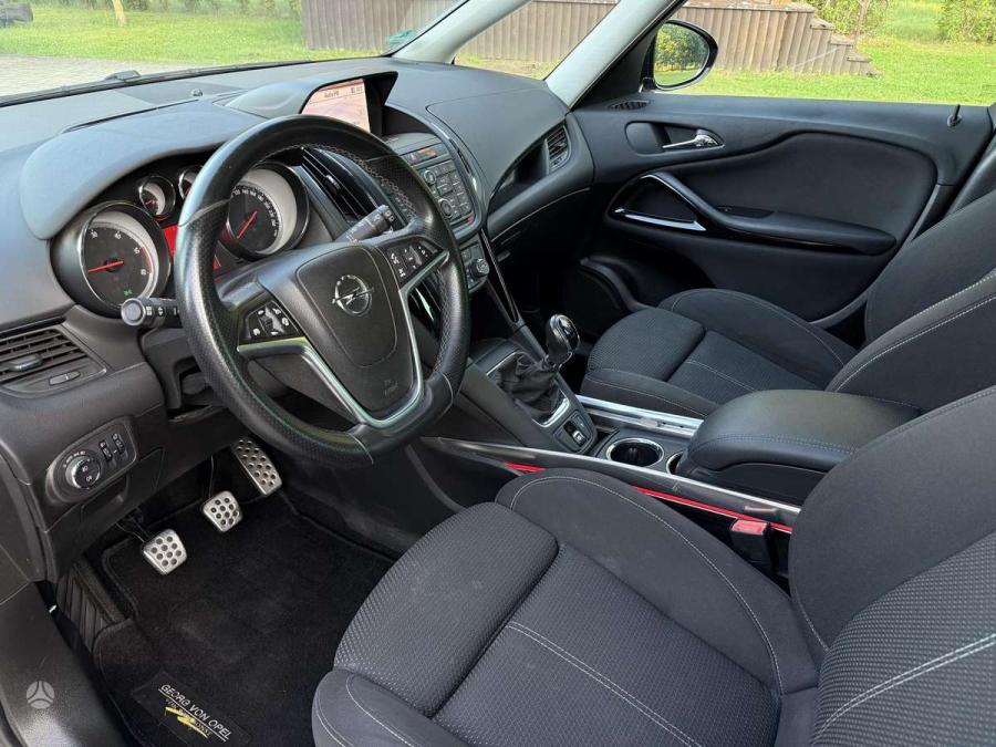 Черный Опель Zafira Tourer 2013 в Таураге, объемом двигателя 1.96 л и пробегом 264 тыс. км за 5200 €, фото 9 на AUTOMOTO.COM.LV