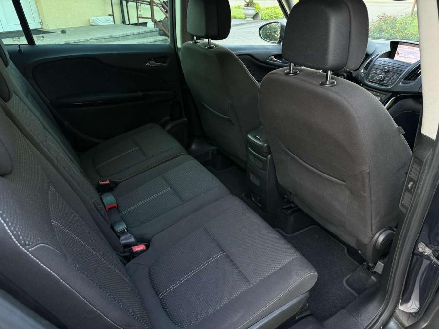 Черный Опель Zafira Tourer 2013 в Таураге, объемом двигателя 1.96 л и пробегом 264 тыс. км за 5200 €, фото 12 на AUTOMOTO.COM.LV