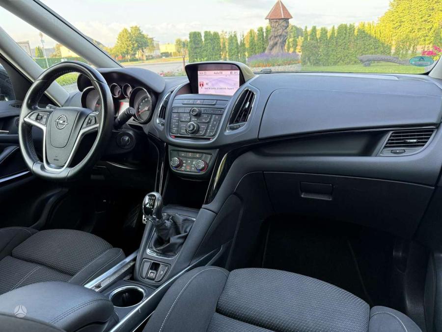 Черный Опель Zafira Tourer 2013 в Таураге, объемом двигателя 1.96 л и пробегом 264 тыс. км за 5200 €, фото 15 на AUTOMOTO.COM.LV