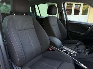 Черный Опель Zafira Tourer 2013 в Таураге, объемом двигателя 1.96 л и пробегом 264 тыс. км за 5200 €, фото 18 на AUTOMOTO.COM.LV