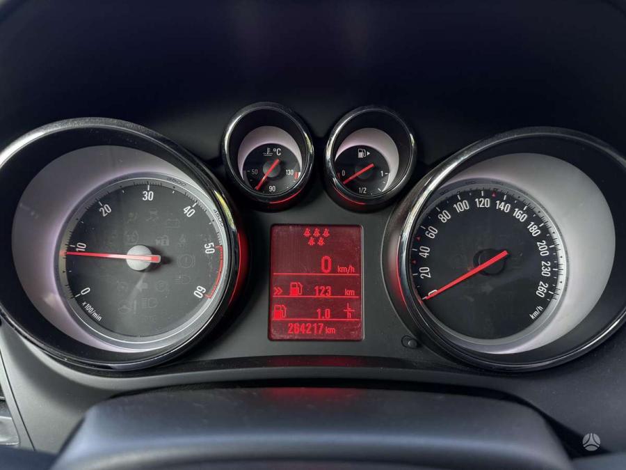 Черный Опель Zafira Tourer 2013 в Таураге, объемом двигателя 1.96 л и пробегом 264 тыс. км за 5200 €, фото 21 на AUTOMOTO.COM.LV