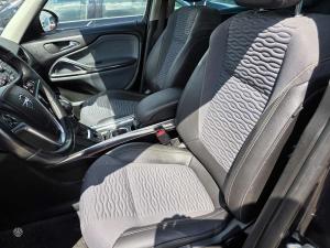 Black Opel Zafira Tourer 2013 in Siauliai, with an engine capacity of 1.96 L and mileage of 261 thousand km for 4500 €, photo 8 on AUTOMOTO.COM.LV