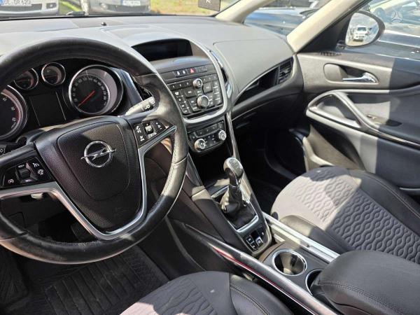 Black Opel Zafira Tourer 2013 in Siauliai, with an engine capacity of 1.96 L and mileage of 261 thousand km for 4500 €, photo 8 on AUTOMOTO.COM.LV