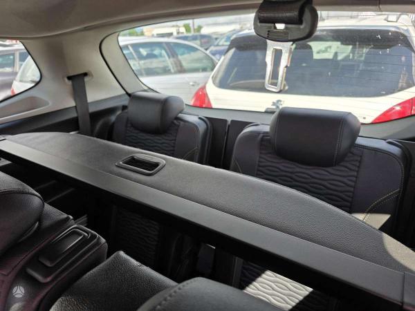 Black Opel Zafira Tourer 2013 in Siauliai, with an engine capacity of 1.96 L and mileage of 261 thousand km for 4500 €, photo 10 on AUTOMOTO.COM.LV