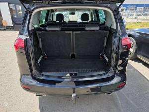 Black Opel Zafira Tourer 2013 in Siauliai, with an engine capacity of 1.96 L and mileage of 261 thousand km for 4500 €, photo 12 on AUTOMOTO.COM.LV