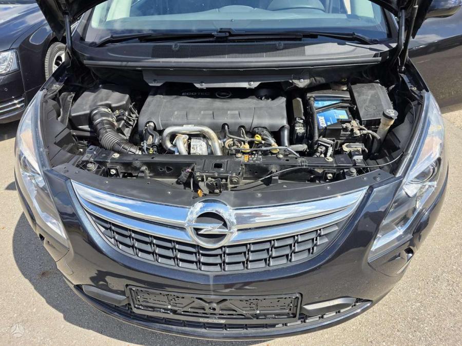 Black Opel Zafira Tourer 2013 in Siauliai, with an engine capacity of 1.96 L and mileage of 261 thousand km for 4500 €, photo 15 on AUTOMOTO.COM.LV