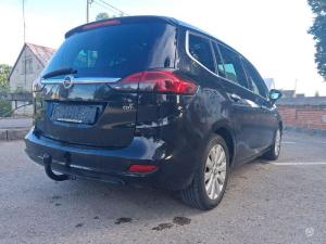Black Opel Zafira Tourer 2013 in Raseiniai, with an engine capacity of 1.96 L and mileage of 291 thousand km for 3300 €, photo 13 on AUTOMOTO.COM.LV