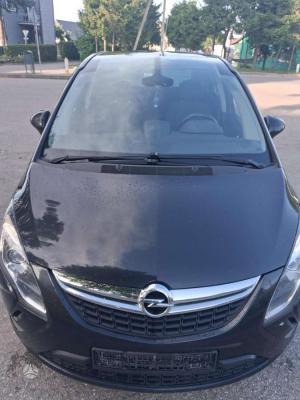 Black Opel Zafira Tourer 2013 in Raseiniai, with an engine capacity of 1.96 L and mileage of 291 thousand km for 3300 €, photo 18 on AUTOMOTO.COM.LV