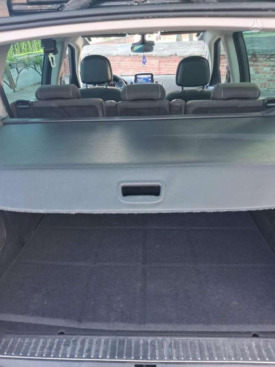 Black Opel Zafira Tourer 2013 in Raseiniai, with an engine capacity of 1.96 L and mileage of 291 thousand km for 3300 €, photo 30 on AUTOMOTO.COM.LV