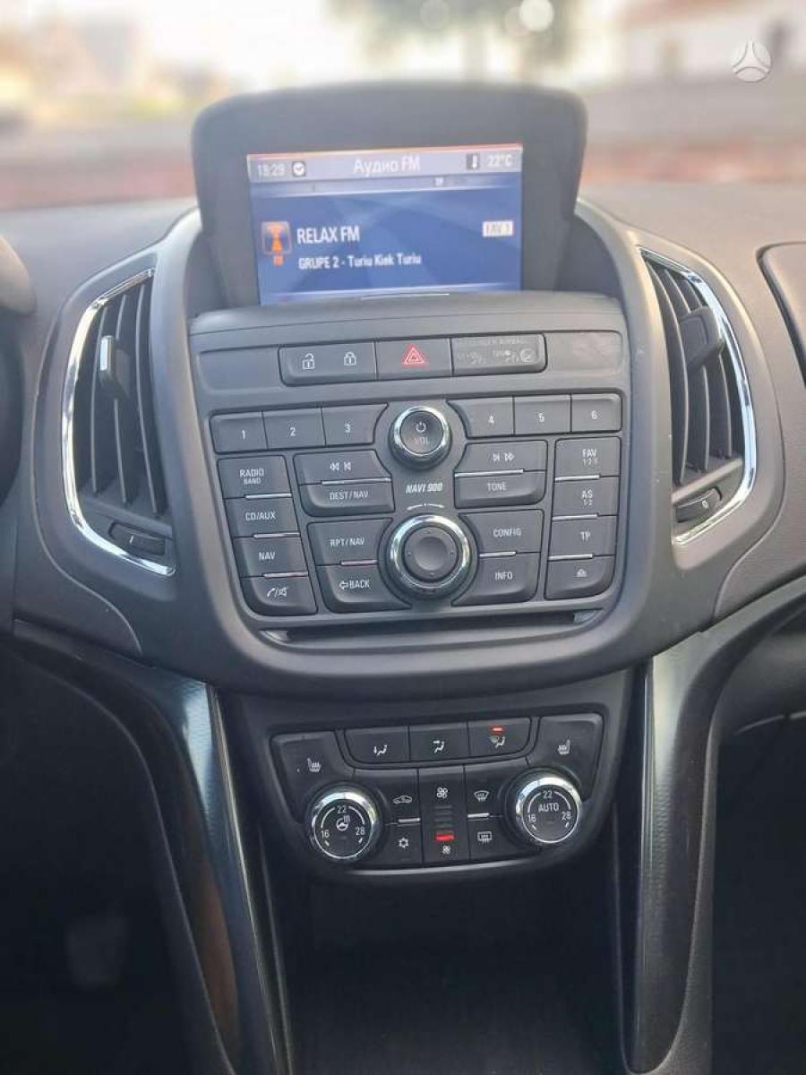 Black Opel Zafira Tourer 2013 in Raseiniai, with an engine capacity of 1.96 L and mileage of 291 thousand km for 3300 €, photo 38 on AUTOMOTO.COM.LV