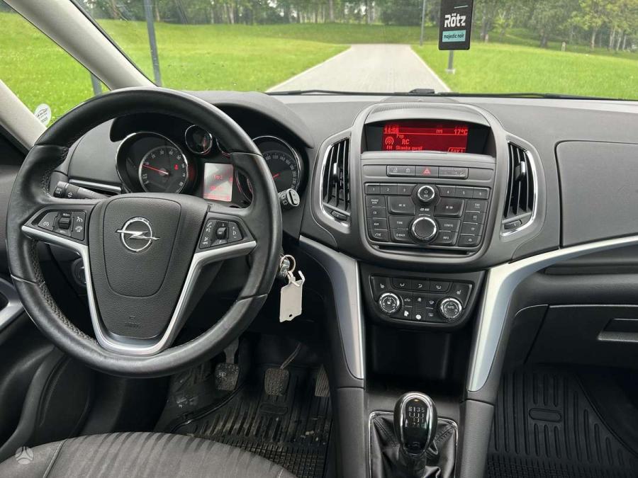 Черный Опель Zafira Tourer 2013 в Плунге, объемом двигателя 1.36 л и пробегом 195 тыс. км за 4550 €, фото 11 на AUTOMOTO.COM.LV