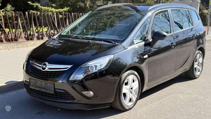 Черный Опель Zafira Tourer 2013 в Паневежис, объемом двигателя 1.96 л и пробегом 260 тыс. км за 4000 €, фото 1 на AUTOMOTO.COM.LV