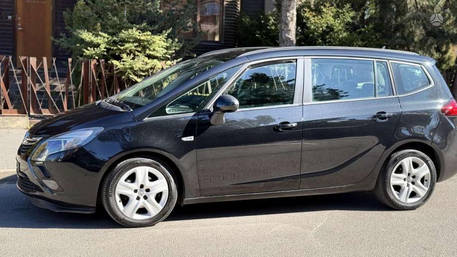 Черный Опель Zafira Tourer 2013 в Паневежис, объемом двигателя 1.96 л и пробегом 260 тыс. км за 4000 €, фото 4 на AUTOMOTO.COM.LV