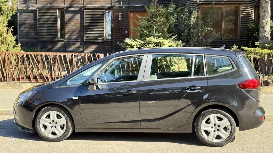 Черный Опель Zafira Tourer 2013 в Паневежис, объемом двигателя 1.96 л и пробегом 260 тыс. км за 4000 €, фото 7 на AUTOMOTO.COM.LV