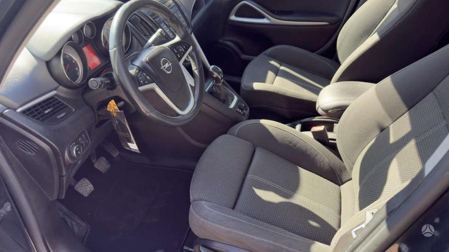 Черный Опель Zafira Tourer 2013 в Паневежис, объемом двигателя 1.96 л и пробегом 260 тыс. км за 4000 €, фото 20 на AUTOMOTO.COM.LV