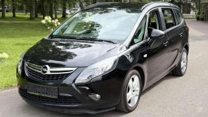 Black Opel Zafira Tourer 2013 in Panevezys, with an engine capacity of 1.96 L and mileage of 260 thousand km for 4000 €, photo 3 on AUTOMOTO.COM.LV