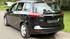 Black Opel Zafira Tourer 2013 in Panevezys, with an engine capacity of 1.96 L and mileage of 260 thousand km for 4000 €, photo 9 on AUTOMOTO.COM.LV