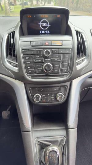 Black Opel Zafira Tourer 2013 in Panevezys, with an engine capacity of 1.96 L and mileage of 260 thousand km for 4000 €, photo 18 on AUTOMOTO.COM.LV