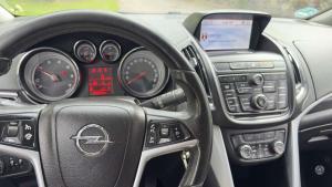 Black Opel Zafira Tourer 2013 in Panevezys, with an engine capacity of 1.96 L and mileage of 260 thousand km for 4000 €, photo 19 on AUTOMOTO.COM.LV