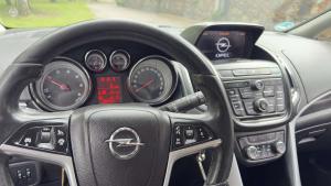 Black Opel Zafira Tourer 2013 in Panevezys, with an engine capacity of 1.96 L and mileage of 260 thousand km for 4000 €, photo 20 on AUTOMOTO.COM.LV
