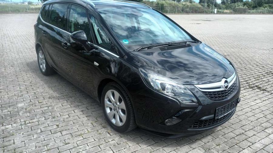 Черный Опель Zafira Tourer 2014 в Мариямполе, объемом двигателя 1.96 л и пробегом 242 тыс. км за 5500 €, фото 1 на AUTOMOTO.COM.LV