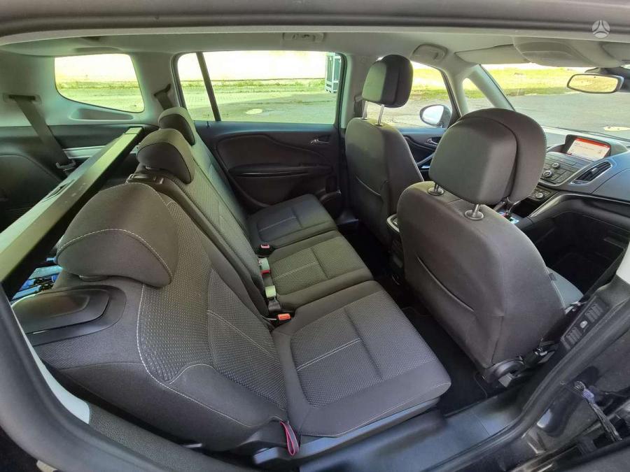 Черный Опель Zafira Tourer 2014 в Мажейкяй, объемом двигателя 1.96 л и пробегом 240 тыс. км за 5700 €, фото 8 на AUTOMOTO.COM.LV