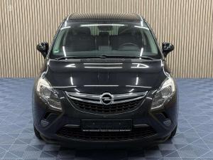 Black Opel Zafira Tourer 2014 in Marijampole, with an engine capacity of 1.96 L and mileage of 232 thousand km for 5650 €, photo 4 on AUTOMOTO.COM.LV
