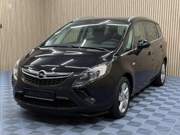 Black Opel Zafira Tourer 2014 in Marijampole, with an engine capacity of 1.96 L and mileage of 232 thousand km for 5650 €, photo 5 on AUTOMOTO.COM.LV