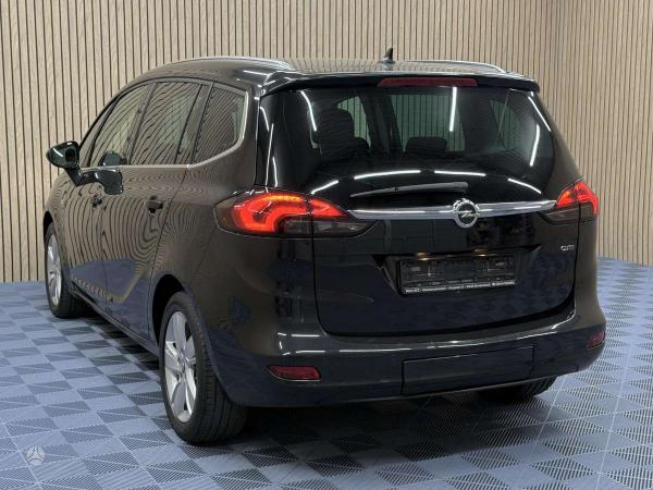 Black Opel Zafira Tourer 2014 in Marijampole, with an engine capacity of 1.96 L and mileage of 232 thousand km for 5650 €, photo 6 on AUTOMOTO.COM.LV