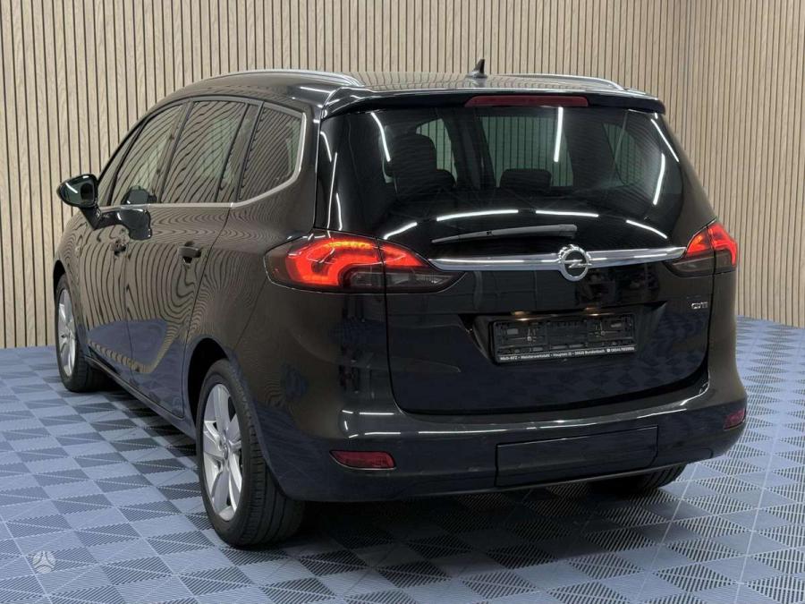 Black Opel Zafira Tourer 2014 in Marijampole, with an engine capacity of 1.96 L and mileage of 232 thousand km for 5650 €, photo 6 on AUTOMOTO.COM.LV
