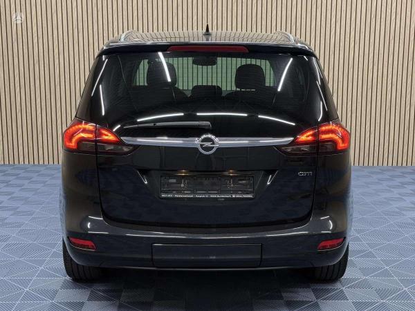 Black Opel Zafira Tourer 2014 in Marijampole, with an engine capacity of 1.96 L and mileage of 232 thousand km for 5650 €, photo 7 on AUTOMOTO.COM.LV