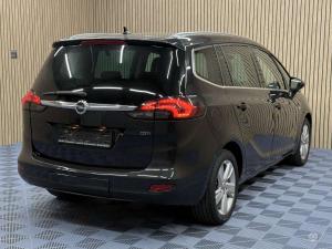 Black Opel Zafira Tourer 2014 in Marijampole, with an engine capacity of 1.96 L and mileage of 232 thousand km for 5650 €, photo 8 on AUTOMOTO.COM.LV