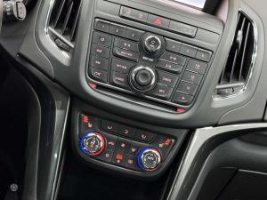 Black Opel Zafira Tourer 2014 in Marijampole, with an engine capacity of 1.96 L and mileage of 232 thousand km for 5650 €, photo 26 on AUTOMOTO.COM.LV