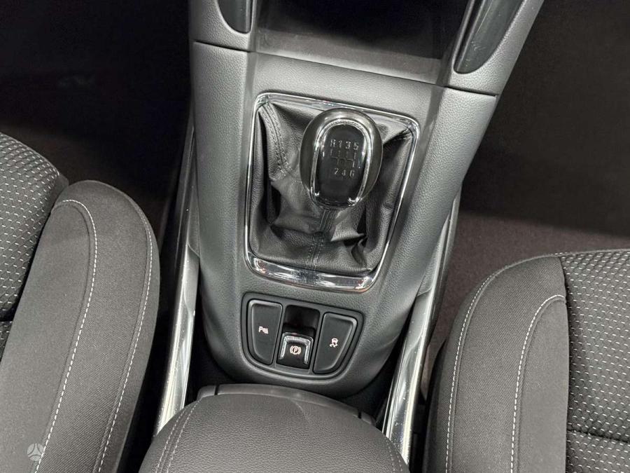 Black Opel Zafira Tourer 2014 in Marijampole, with an engine capacity of 1.96 L and mileage of 232 thousand km for 5650 €, photo 27 on AUTOMOTO.COM.LV