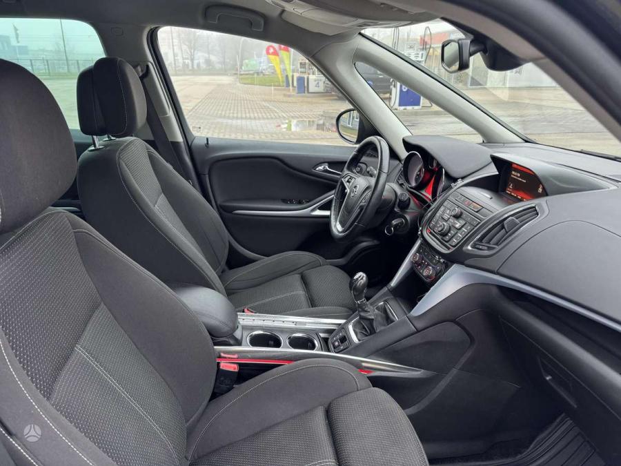 Melns Opel Zafira Tourer 2015 Kauņa, ar dzinēja tilpumu 1.96 L un nobraukumu 166 tūkst. km par 6350 €, foto 8 vietnē AUTOMOTO.COM.LV