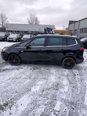 Melns Opel Zafira Tourer 2015 Ukmergė, ar dzinēja tilpumu 1.96 L un nobraukumu 293 tūkst. km par 5200 €, foto 8 vietnē AUTOMOTO.COM.LV