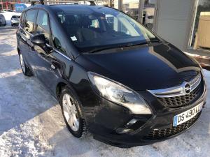 Черный Опель Zafira Tourer 2015 в Клайпеда, объемом двигателя 1.60 л и пробегом 263 тыс. км за 5699 €, фото 3 на AUTOMOTO.COM.LV
