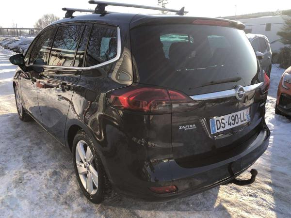 Black Opel Zafira Tourer 2015 in Klaipeda, with an engine capacity of 1.60 L and mileage of 263 thousand km for 5699 €, photo 5 on AUTOMOTO.COM.LV